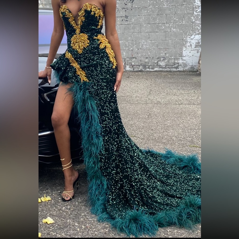 Custom Made Prom Dress Worn In 2022. - Gem